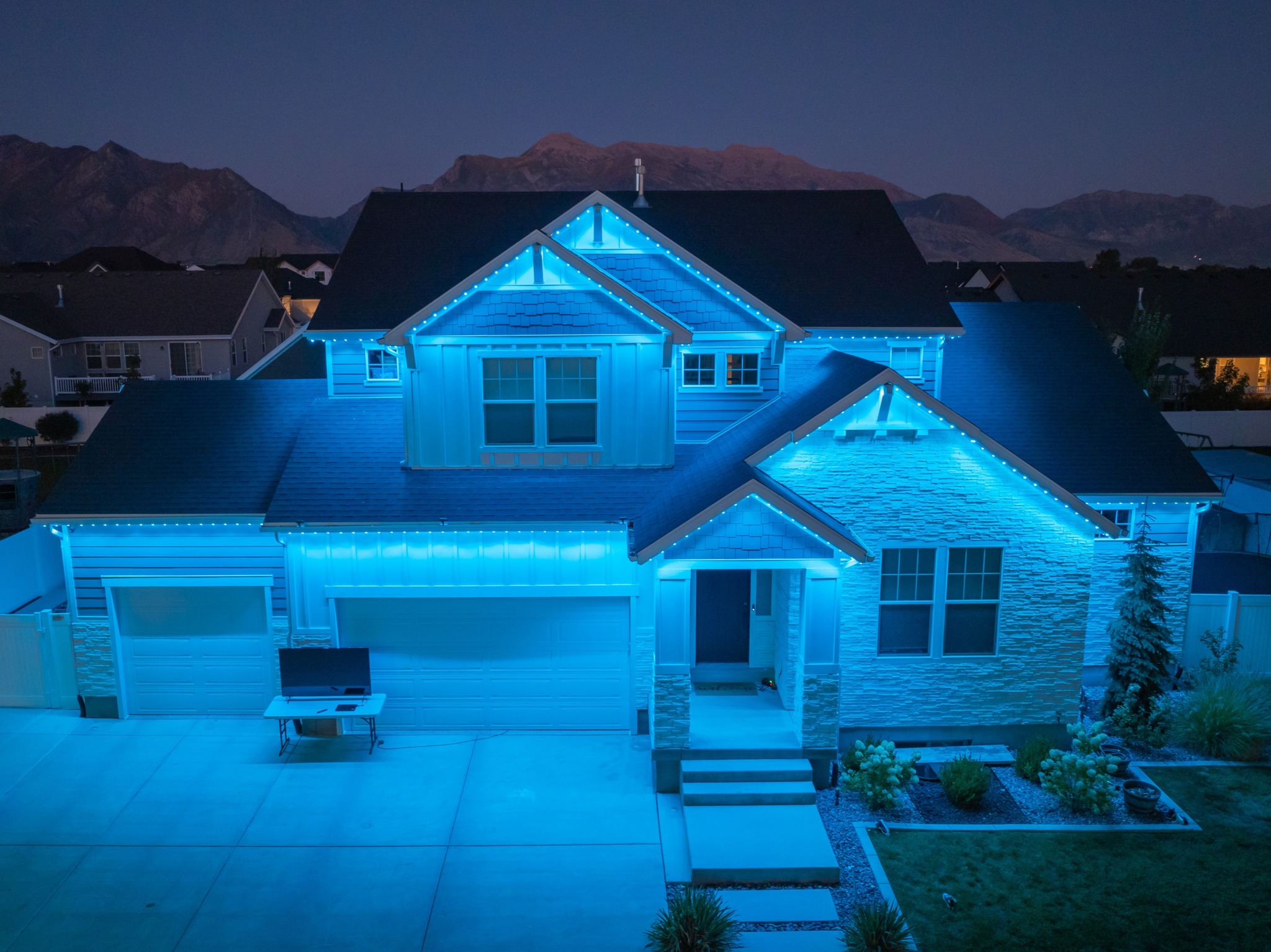 Permanent Lighting | Christmas Holiday Lighting Near You | Festive Glow ...